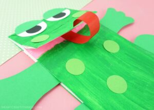 Paper Bag Frog Puppet With Pattern - I Heart Crafty Things