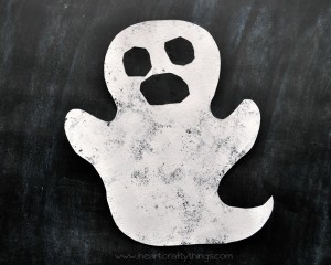 Halloween Sponge Painted Ghost Craft - I Heart Crafty Things