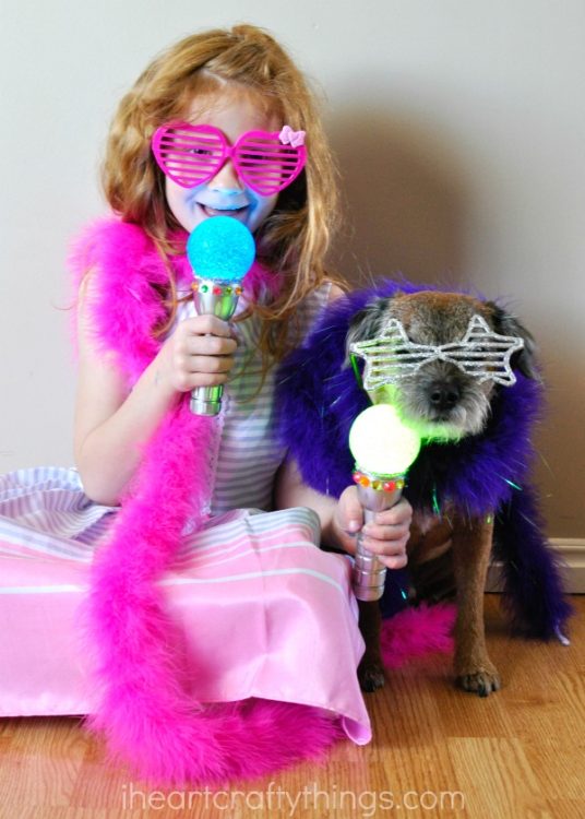 Glowing Rock Star Microphone Craft - I Heart Crafty Things