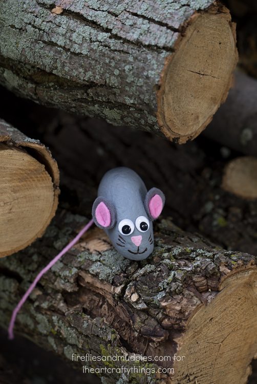 Easy Painted Mouse Rocks - I Heart Crafty Things