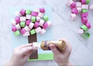 How To Make A 3D Spring Paper Tree Craft - I Heart Crafty Things