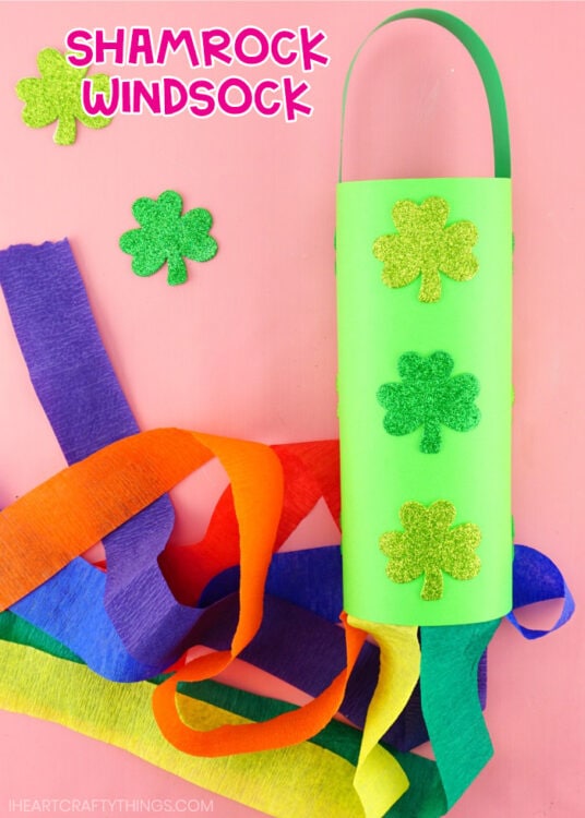 St. Patrick's Day Windsocks - I Heart Crafty Things